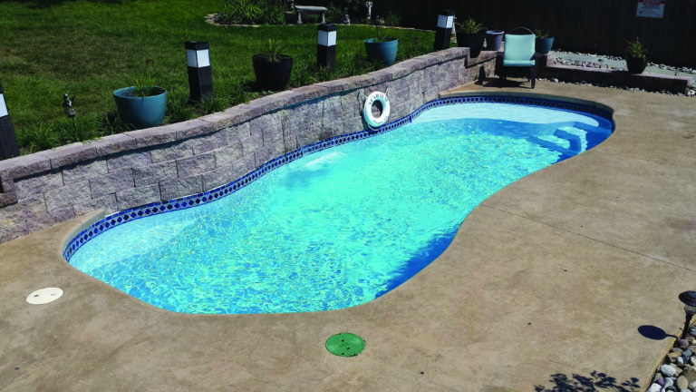 Vinyl Liner Pool Spas - Latham Pools - CA