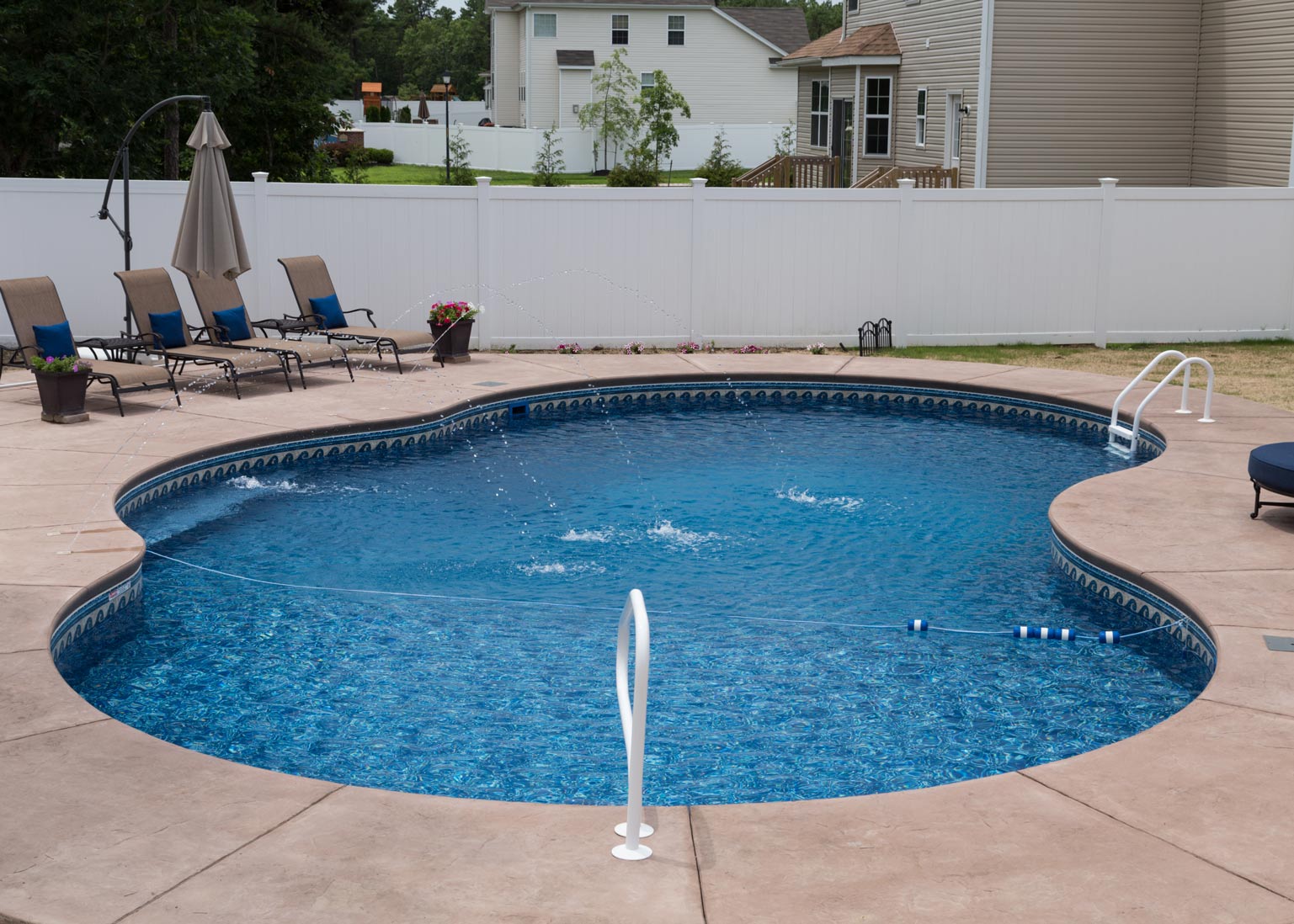 Gemini 14x28, 16x32, 17x36, 20x40 Models | Latham Pool