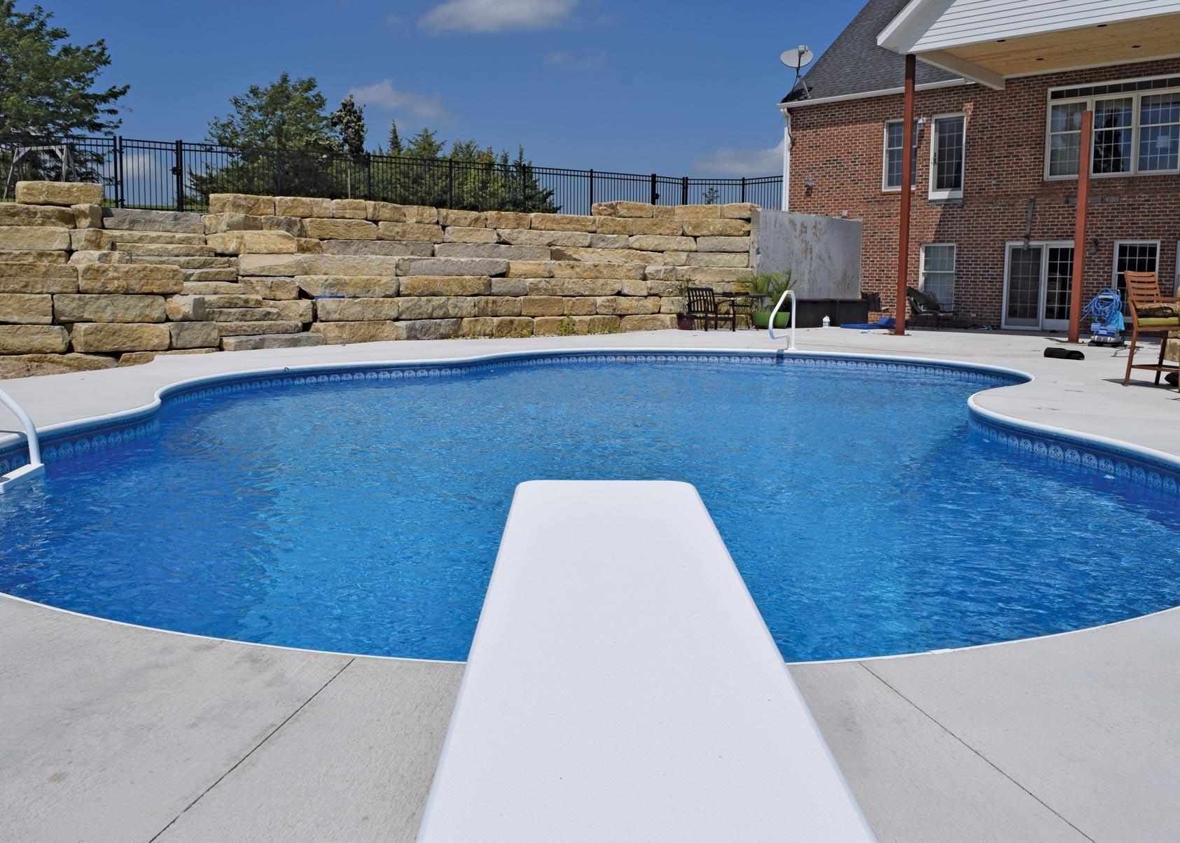 Gemini 14x28, 16x32, 17x36, 20x40 Models | Latham Pool