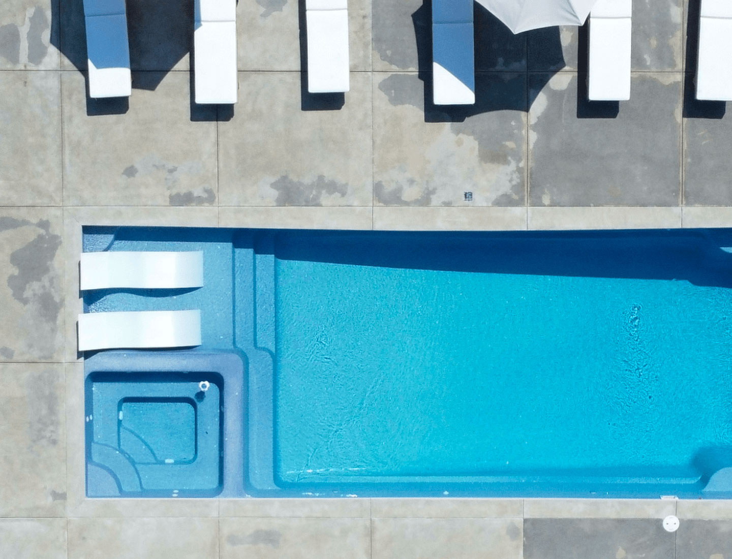 Astoria Pool Model: 15' 10" x 40' | Latham Pool