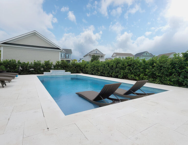 14' x 30' Corinthian 14 Pool Model | Latham Pool
