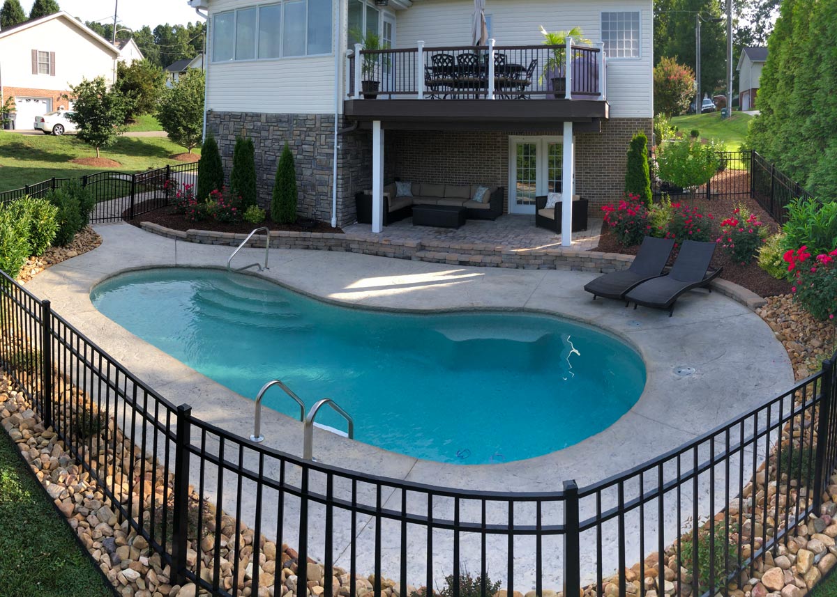 Jamaica 14 - Latham Pools - CA