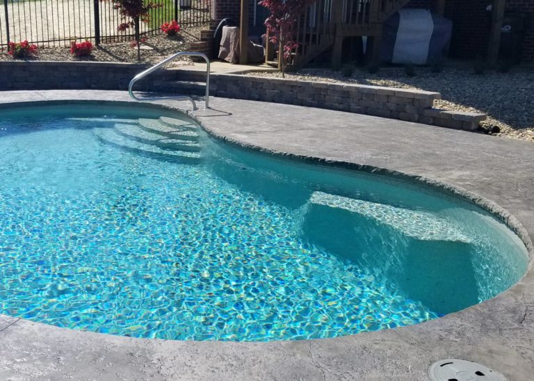 Valencia - Latham Pools - CA