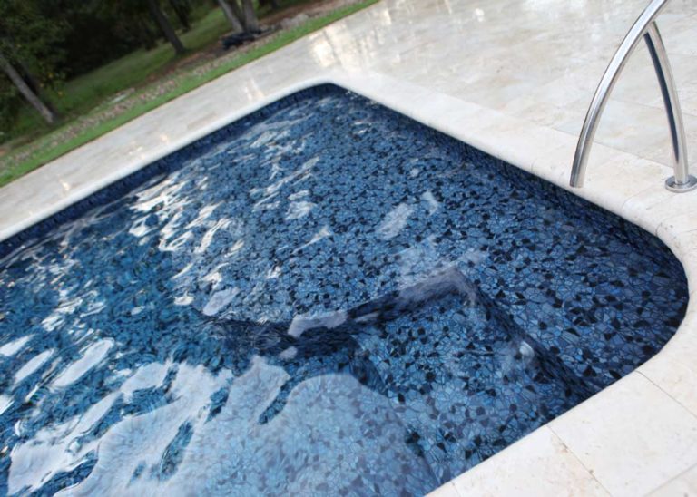 Vinyl Liner Pool Option: Steps - Latham Pools - CA