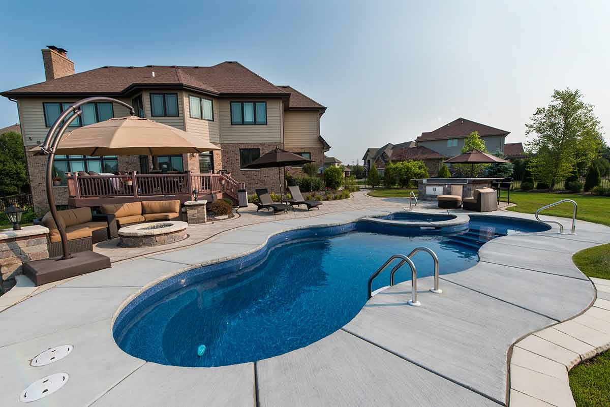 Cancun Deluxe - Latham Pools - CA