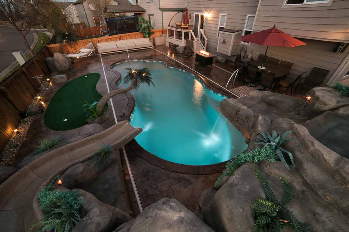 Fiji Pool 15' x 34' Model | Latham Pool