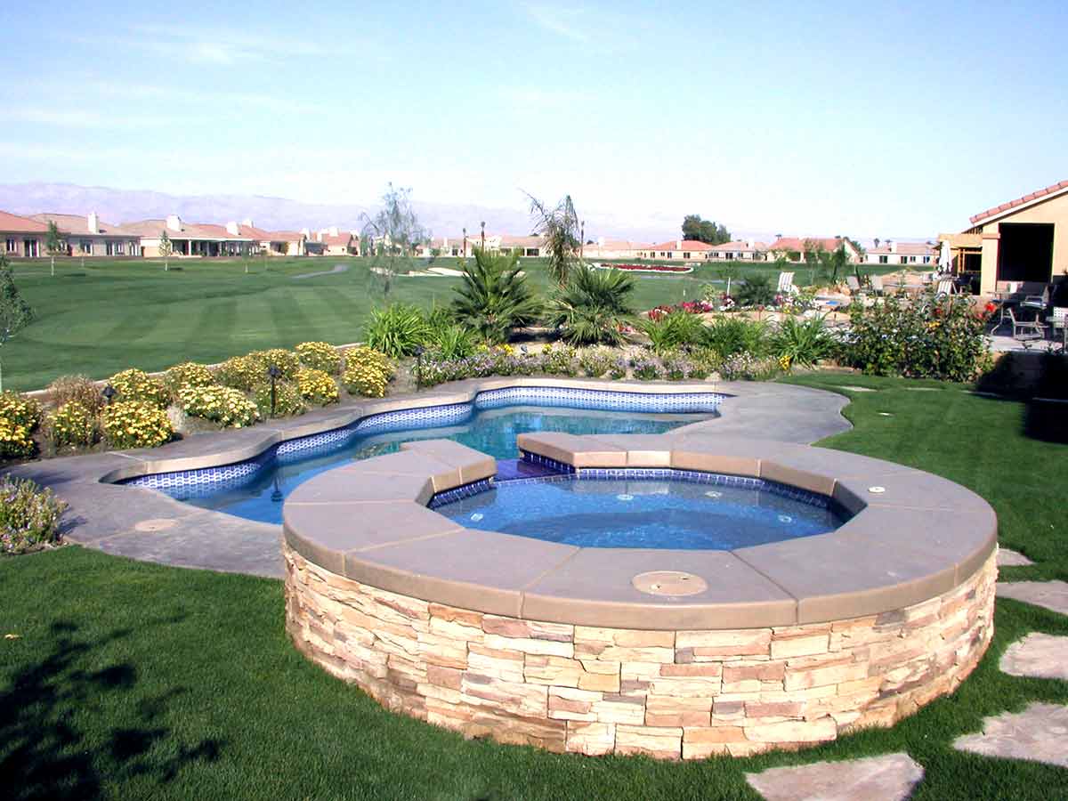 Key West 12' x 25' 7" Model Pool | Latham Pool