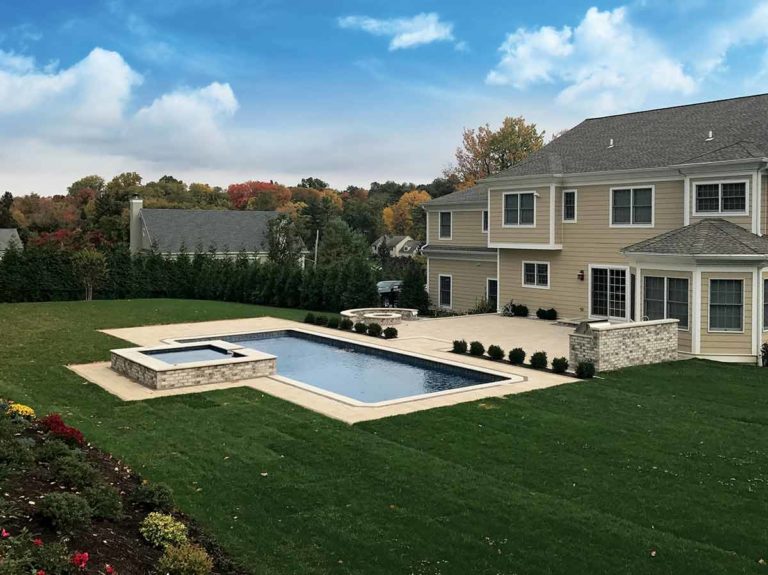 Monaco 16' x 40' Pool | Latham Pool