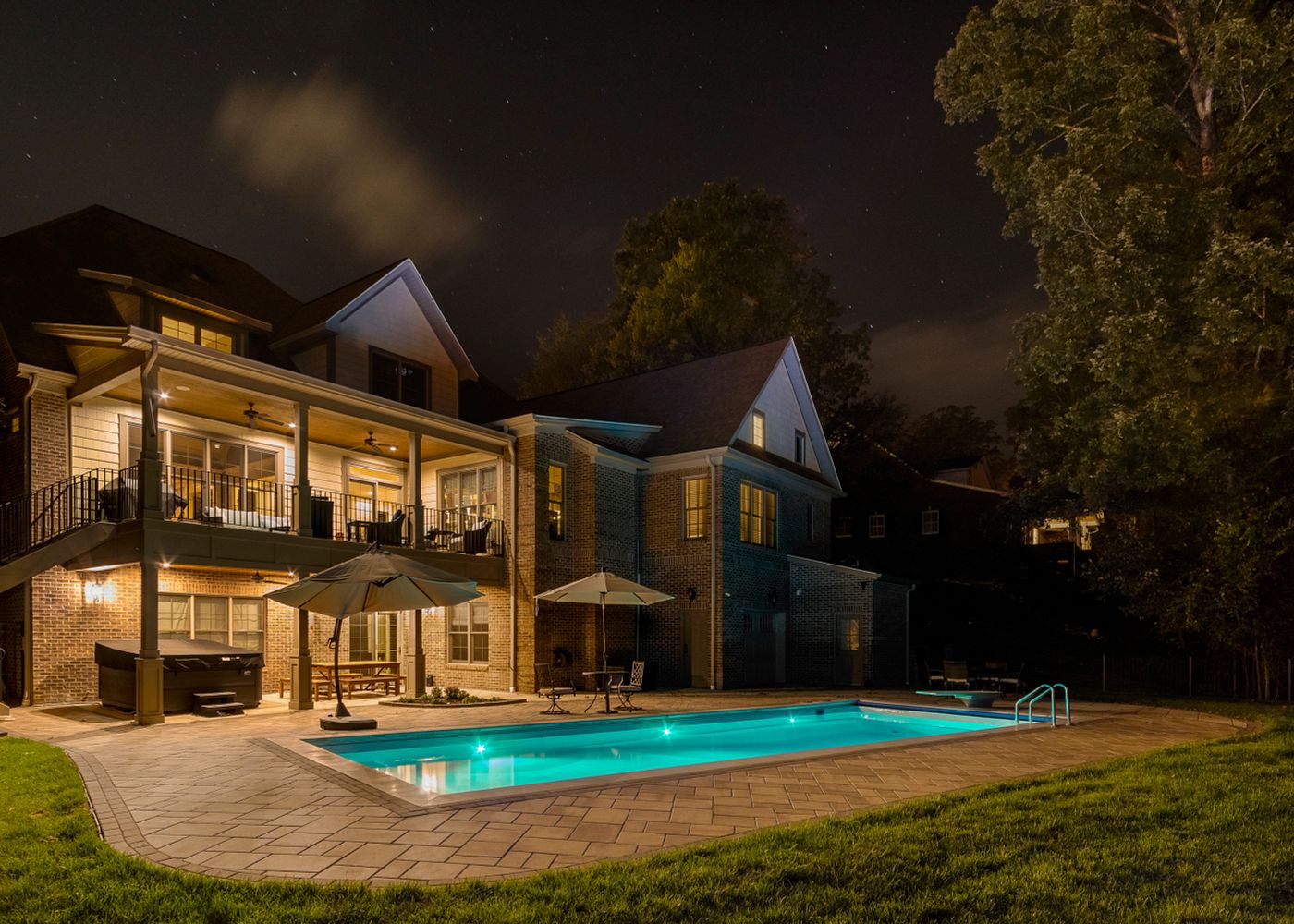 Pearl White - Latham Pools - CA