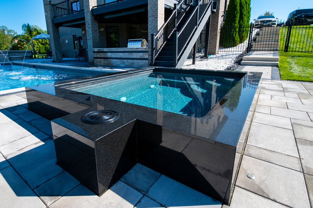 Royal - Latham Pools - CA