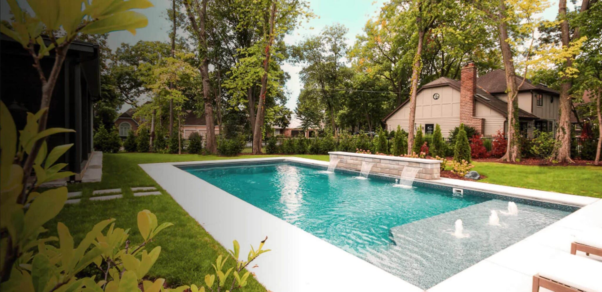 Pool Tanning Ledges | Vinyl & Fiberglass | Latham Pools